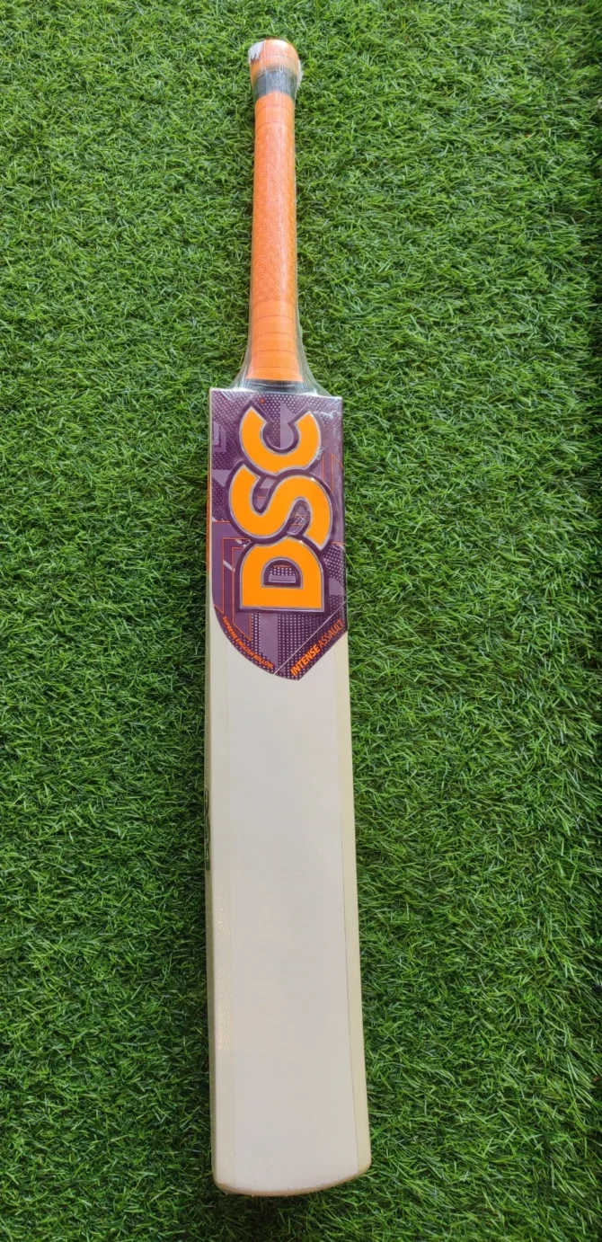 DSC CRICKET BAT ENGLISH WILLOW INTENSE ASSUALT (MENS) – Oneup Sports